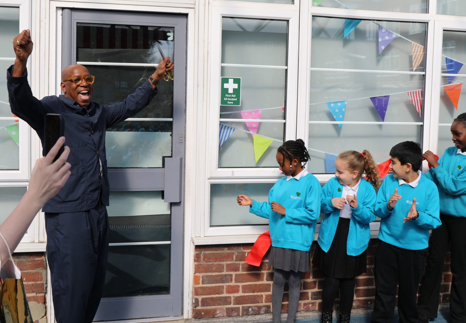Ian Wright opens new school library with support from local estate ...