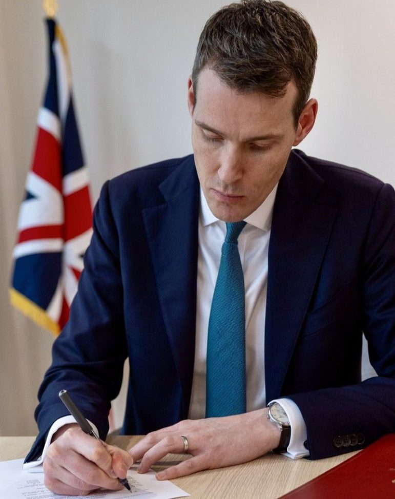 HM Land Registry chair responds to housing minister's demands ...